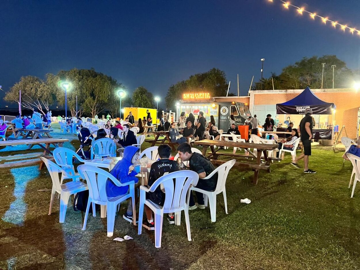 FoodTruck Aniversario del Náutico Zárate: tres días de sabor, música y ...