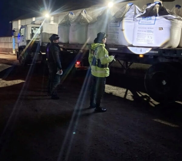 Gendarmería decomisa en San Nicolás un cargamento de carbonato de sodio ...